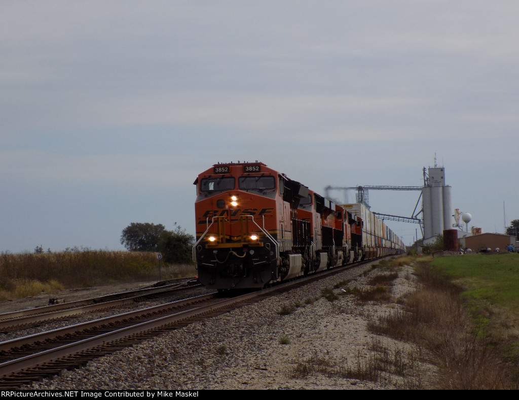 BNSF 3852
